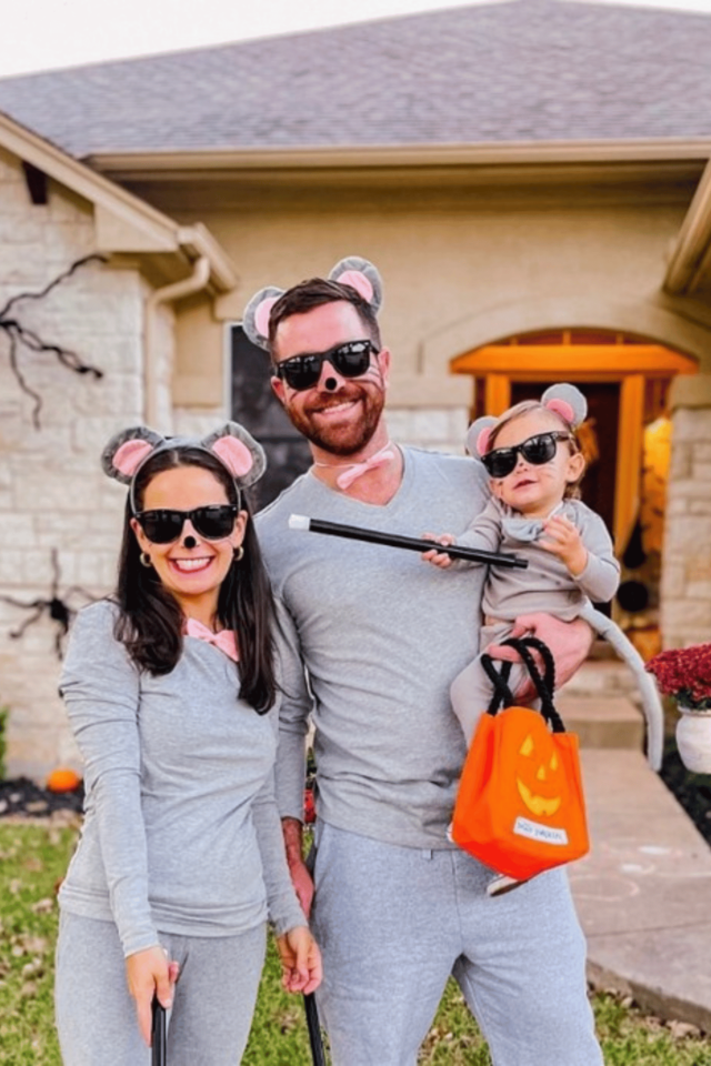 12 Super Fun Halloween Costumes For Families Of Three