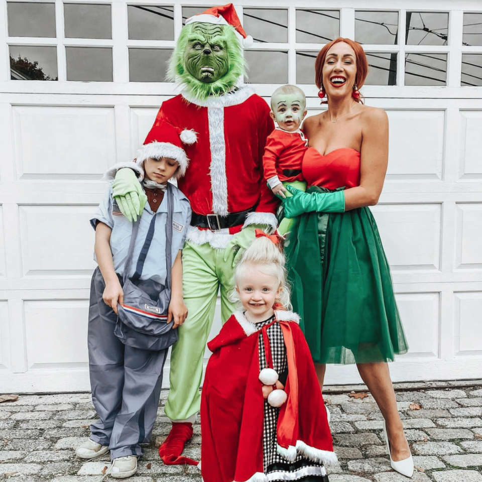 15 Epic Halloween Costume Ideas For Big Families