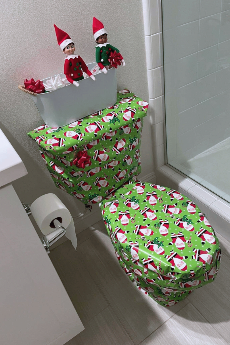 22 Elaborate Elf On The Shelf Ideas That Are Simply Extra